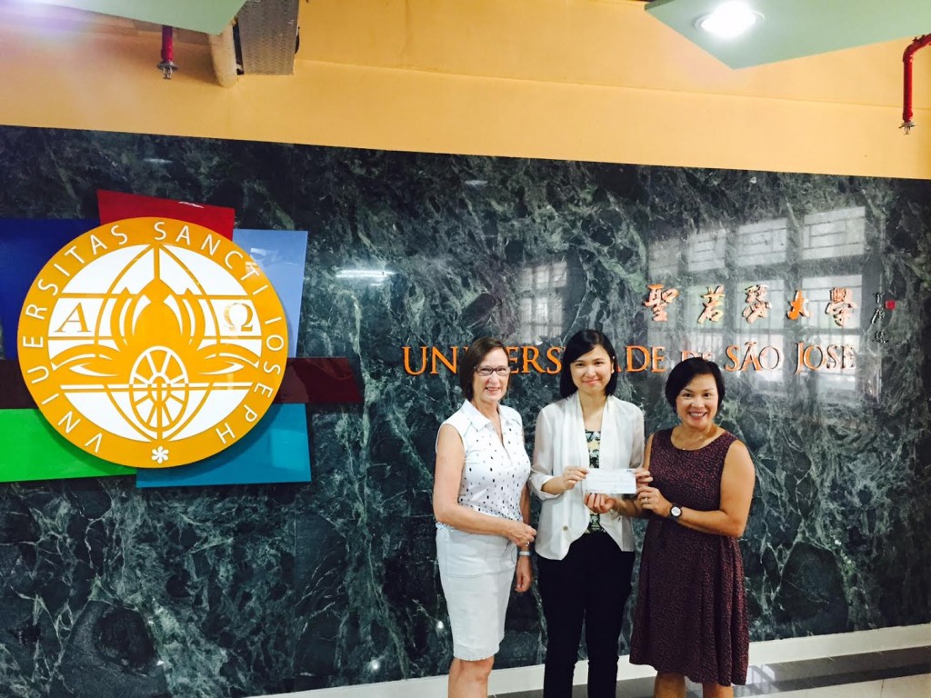 Representatives of ILCM presented the cheque for 2015-2016 ILCM ...